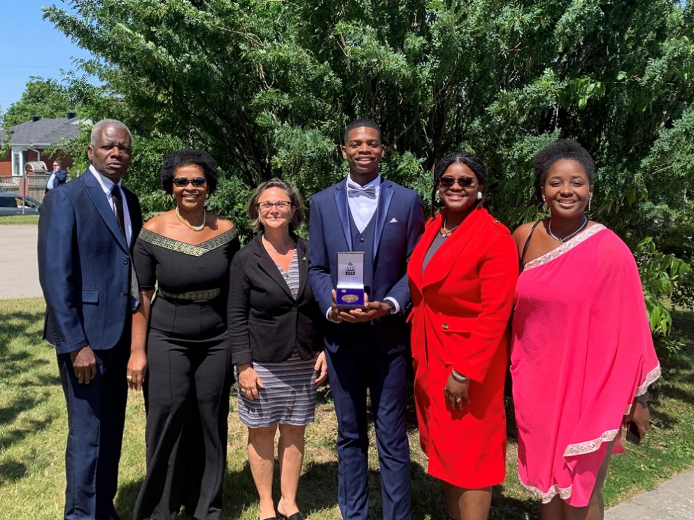 Un parcours exceptionnel pour le récipiendaire de la médaille du ...