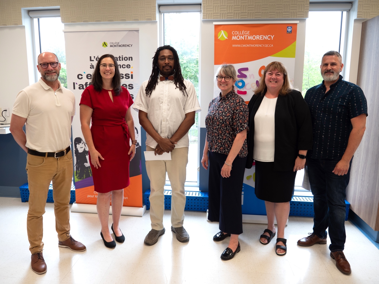 Une première remise de bourse Pommettes et Barbus en éducation à l ...